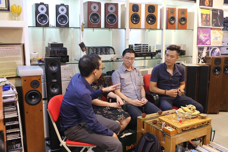 Thiên Hà Audio tiếp đón Henry Loh và Chứng nhận đại lý chính thức Miền ...