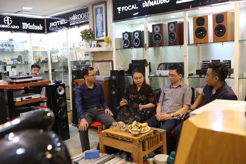 Thiên Hà Audio tiếp đón Henry Loh và Chứng nhận đại lý chính thức Miền ...